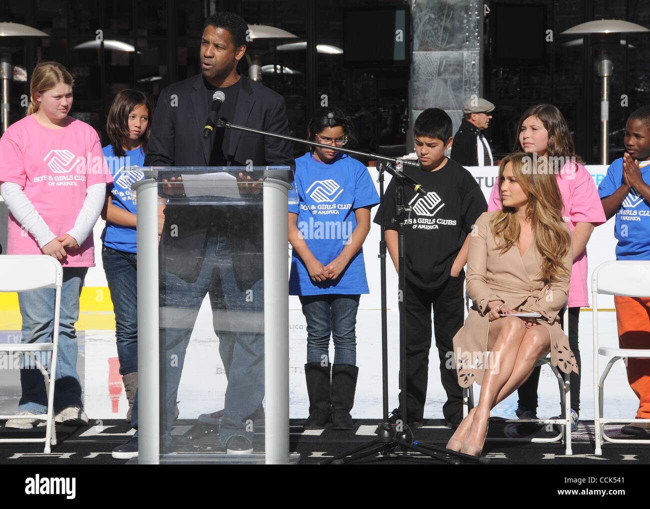 Denzel washington and jennifer lopez hi-res stock photography and ...