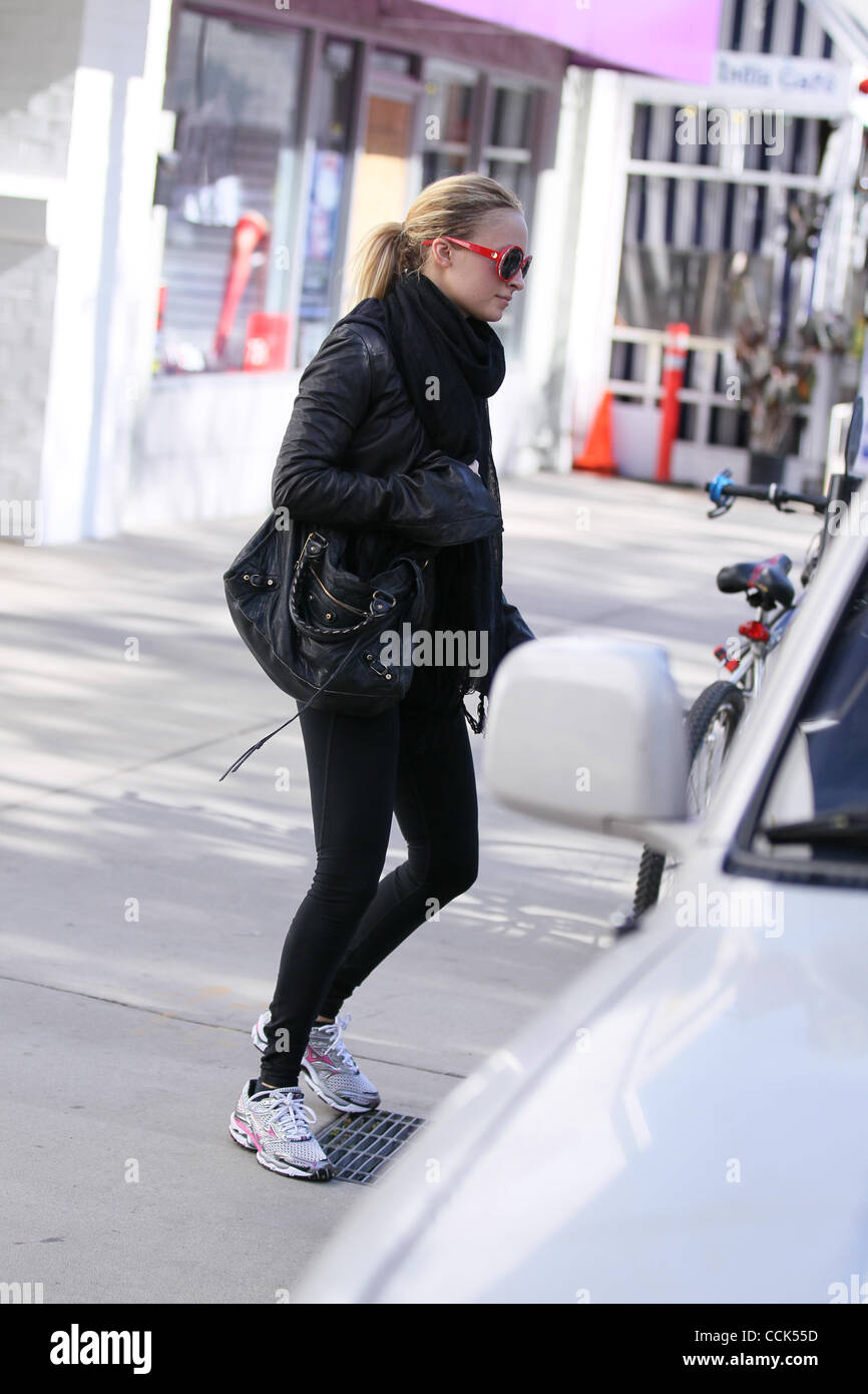Exiting gym hi-res stock photography and images - Alamy