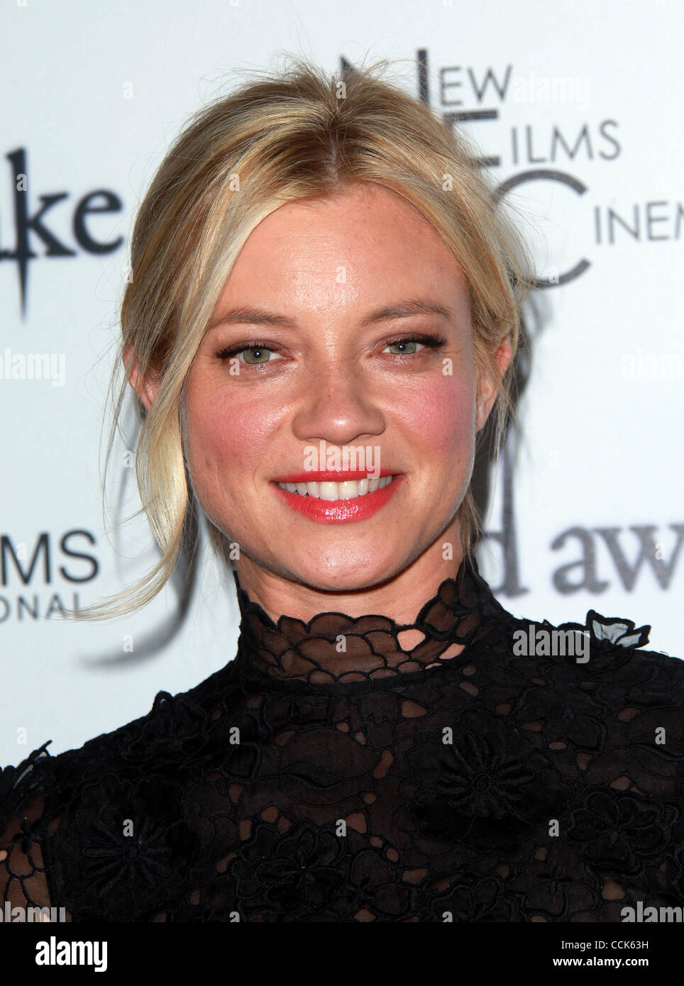 Amy smart 2010 hi-res stock photography and images - Alamy