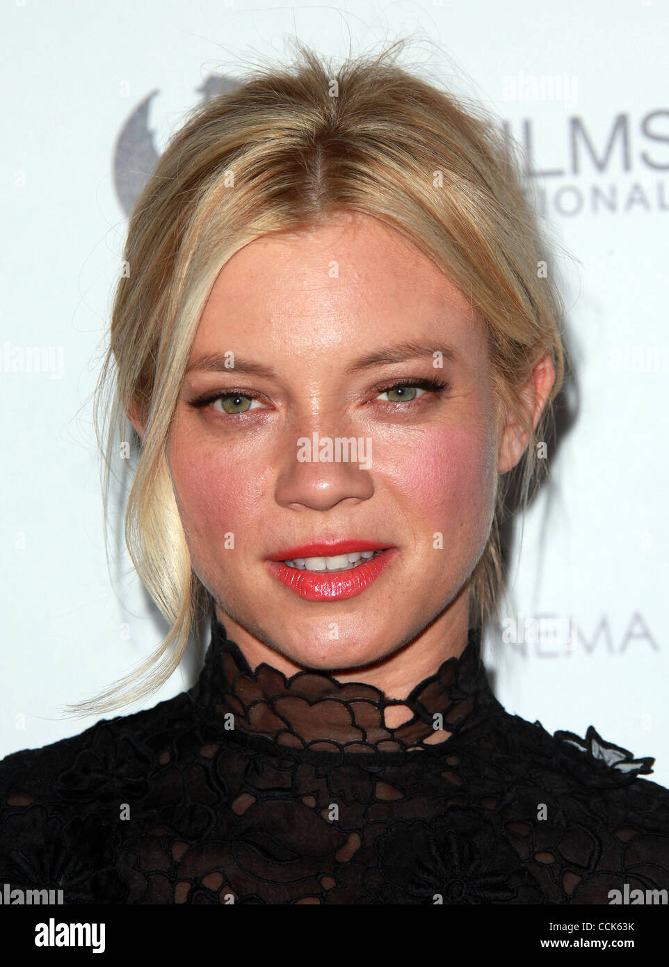 Nov. 30, 2010 - Hollywood, California, U.S. - Amy Smart arrive to the ...