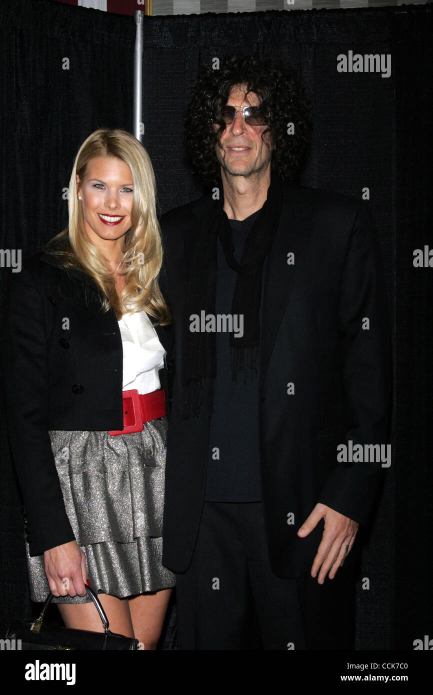 Wife of howard stern hi-res stock photography and images - Alamy
