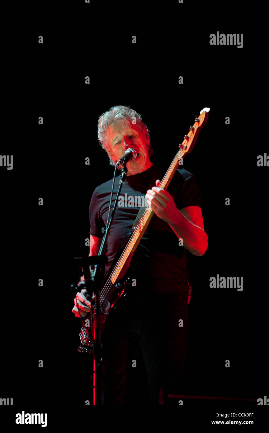 Dec 03, 2010 - Oakland, California, U.S. - ROGER WATERS of Pink Floyd ...