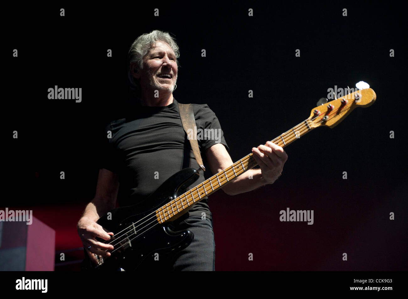 Dec 03, 2010 - Oakland, California, U.S. - ROGER WATERS of Pink Floyd ...
