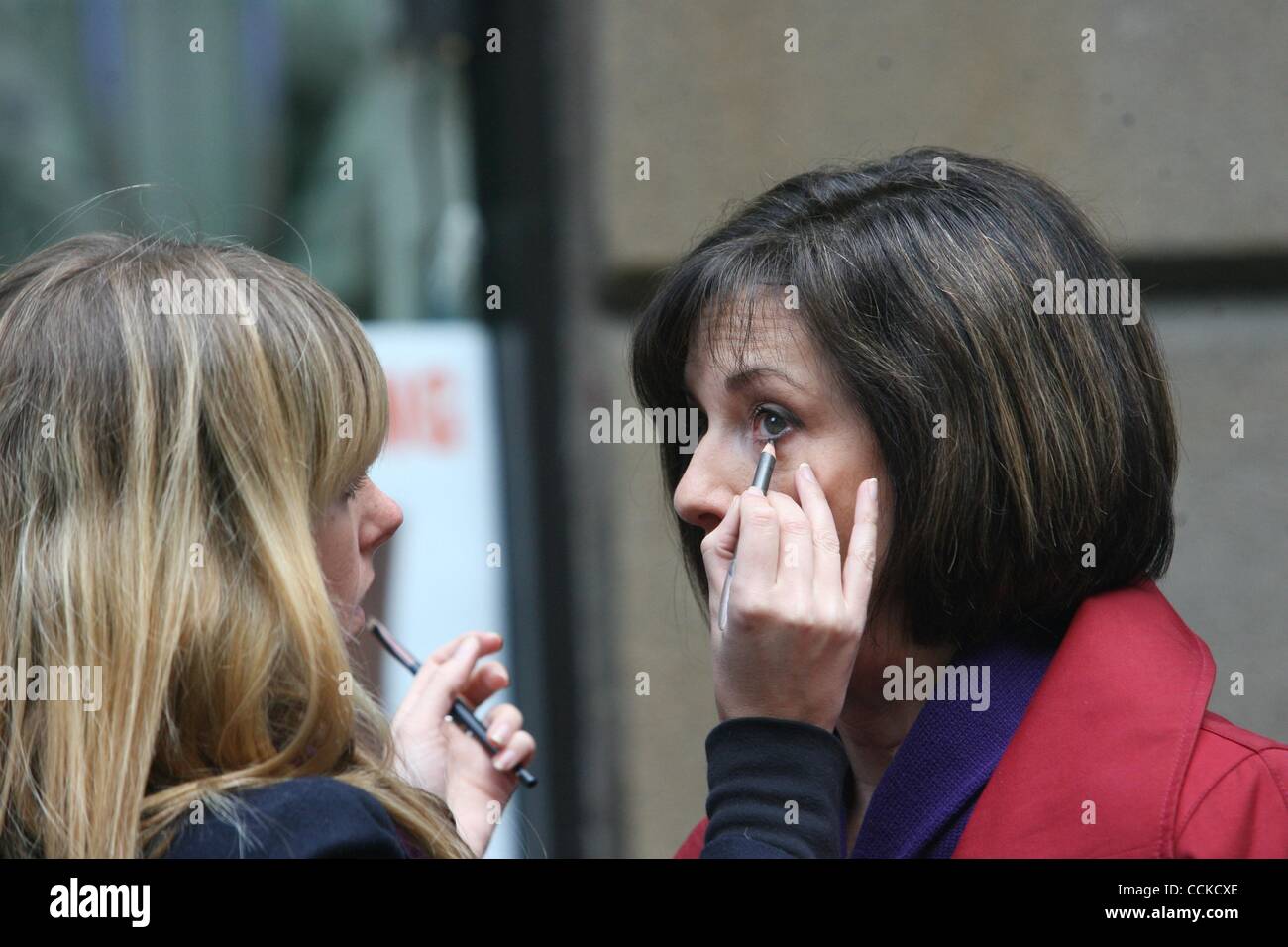 Entertainment tonight hi-res stock photography and images - Alamy