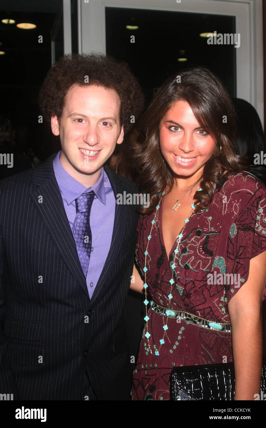 Nov. 22, 2010 - New York, New York, U.S. - Josh Sussman wJESSY KATZ ...