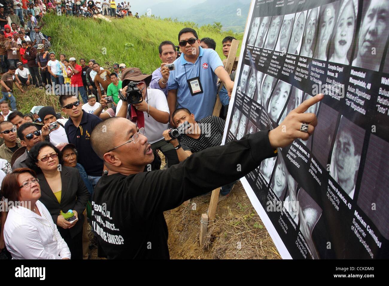 Nov 23, 2010 - Maguindanao , Philippines - ISMAEL MANGUDADATU, governor ...