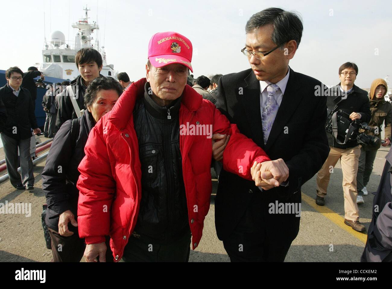 Nov 24, 2010 - Incheon, South Korea - Survivors of the artillery ...