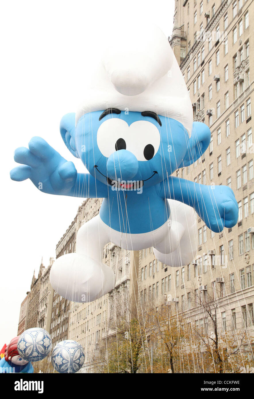 Macy's thanksgiving day parade 2010 hi-res stock photography and images ...