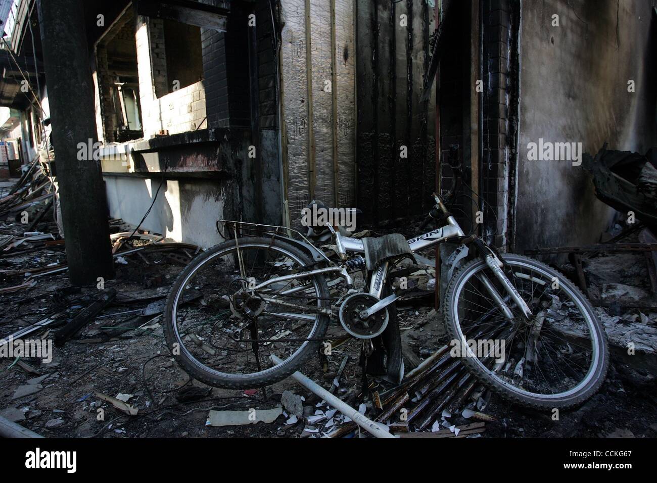 Destroyed bicycle hi-res stock photography and images - Alamy