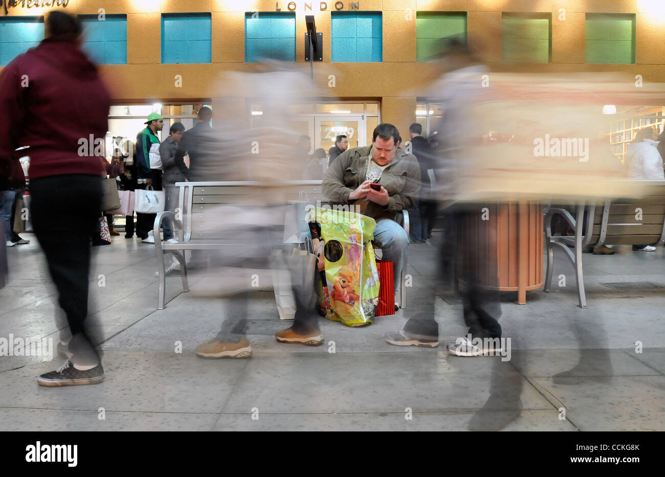 Nov 26, 2010 - Las Vegas, Nevada, USA - Shoppers descend on the Las ...