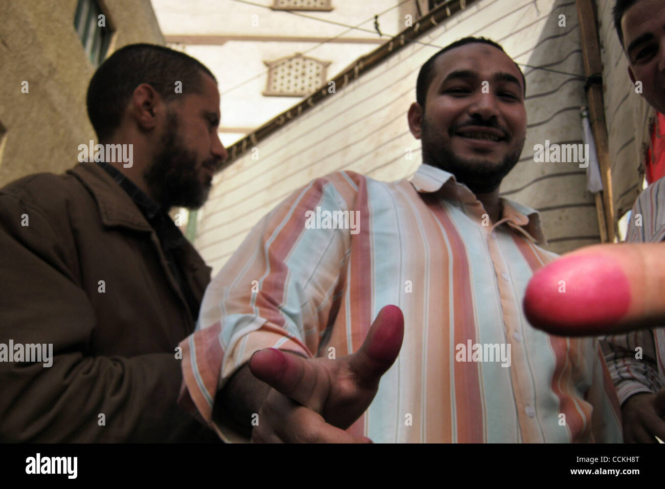 Election voting fingers ink hi-res stock photography and images - Alamy