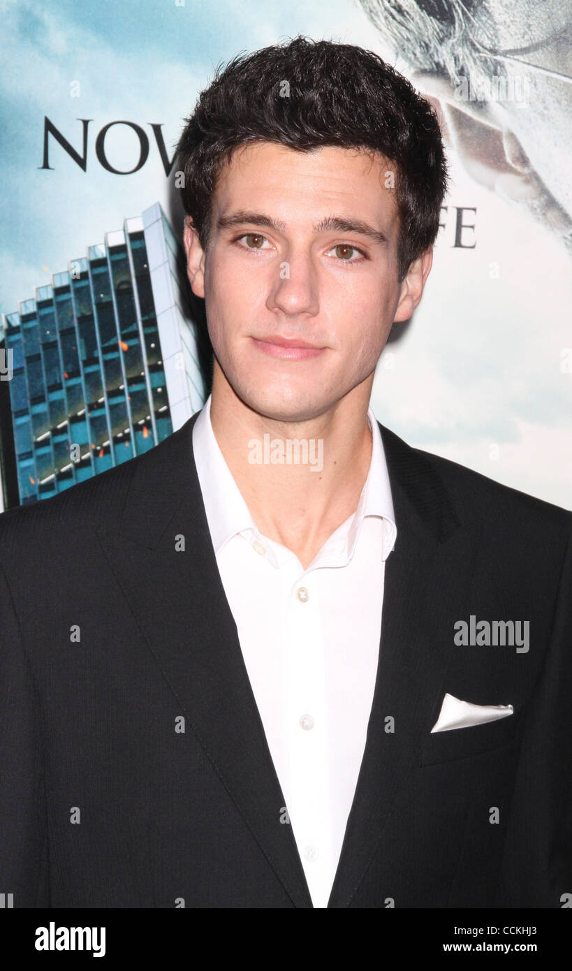 Drew roy hi-res stock photography and images - Alamy