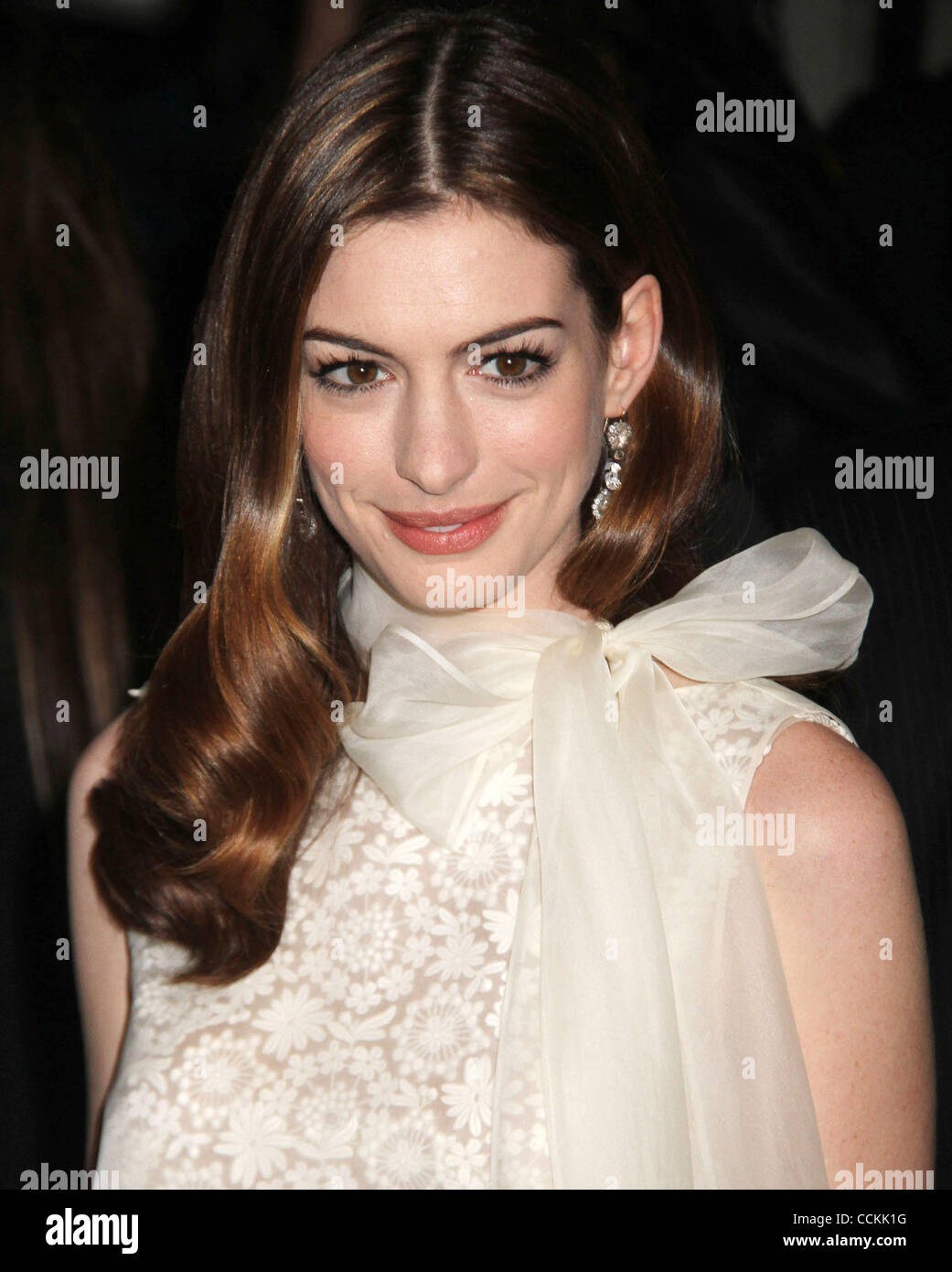 Nov. 16, 2010 - New York, New York, U.S. - Actress ANNE HATHAWAY ...