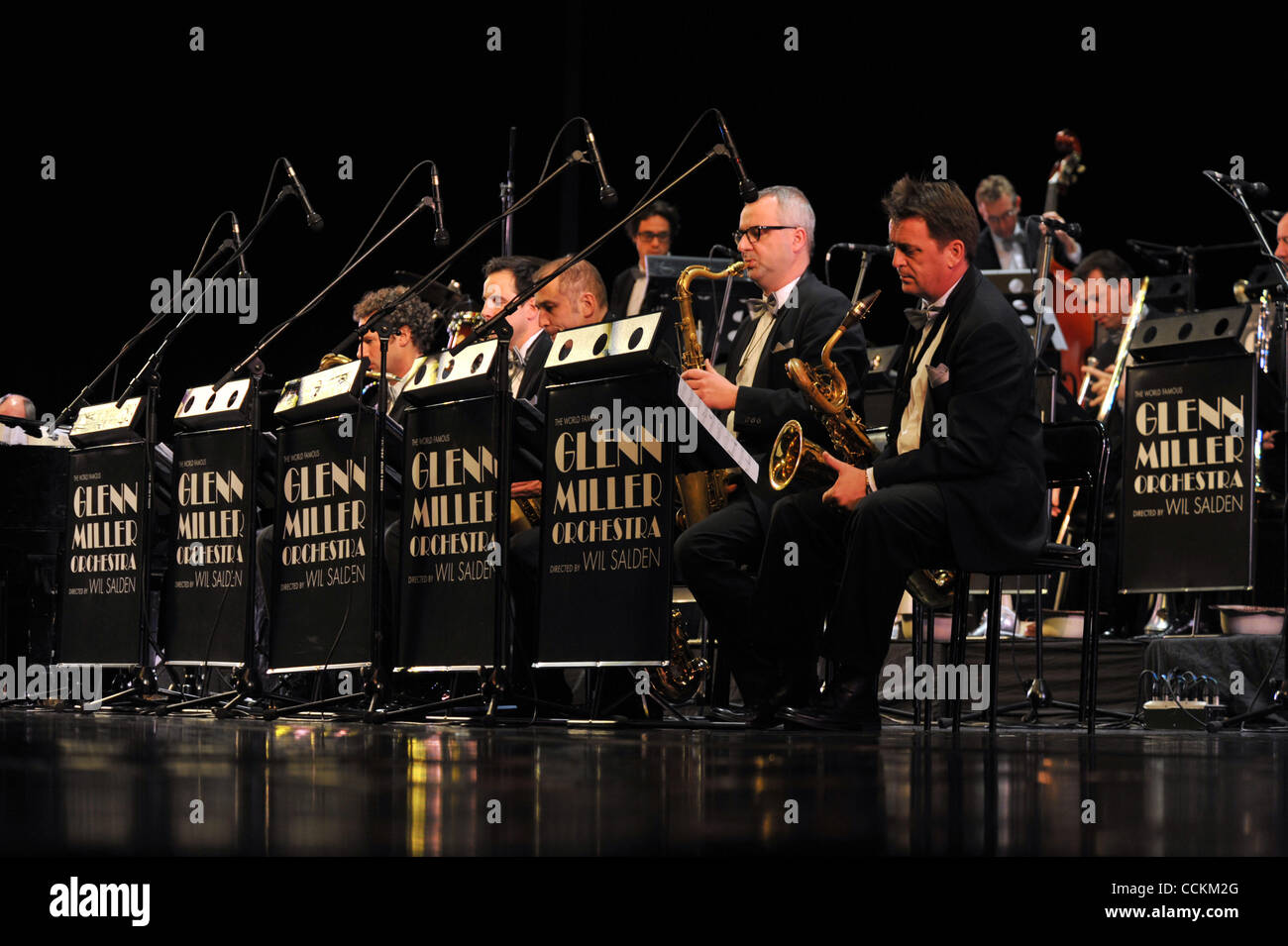 Glenn miller and his orchestra hi-res stock photography and images - Alamy
