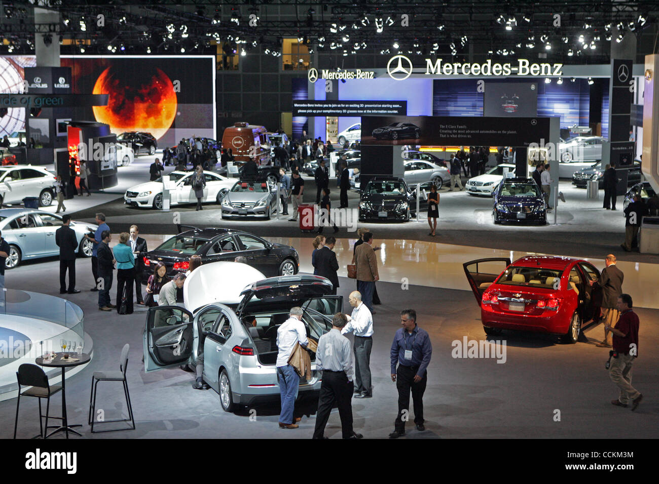 Media crowd at the 2010 Los Angeles Auto Show on November 18, 2010 in ...