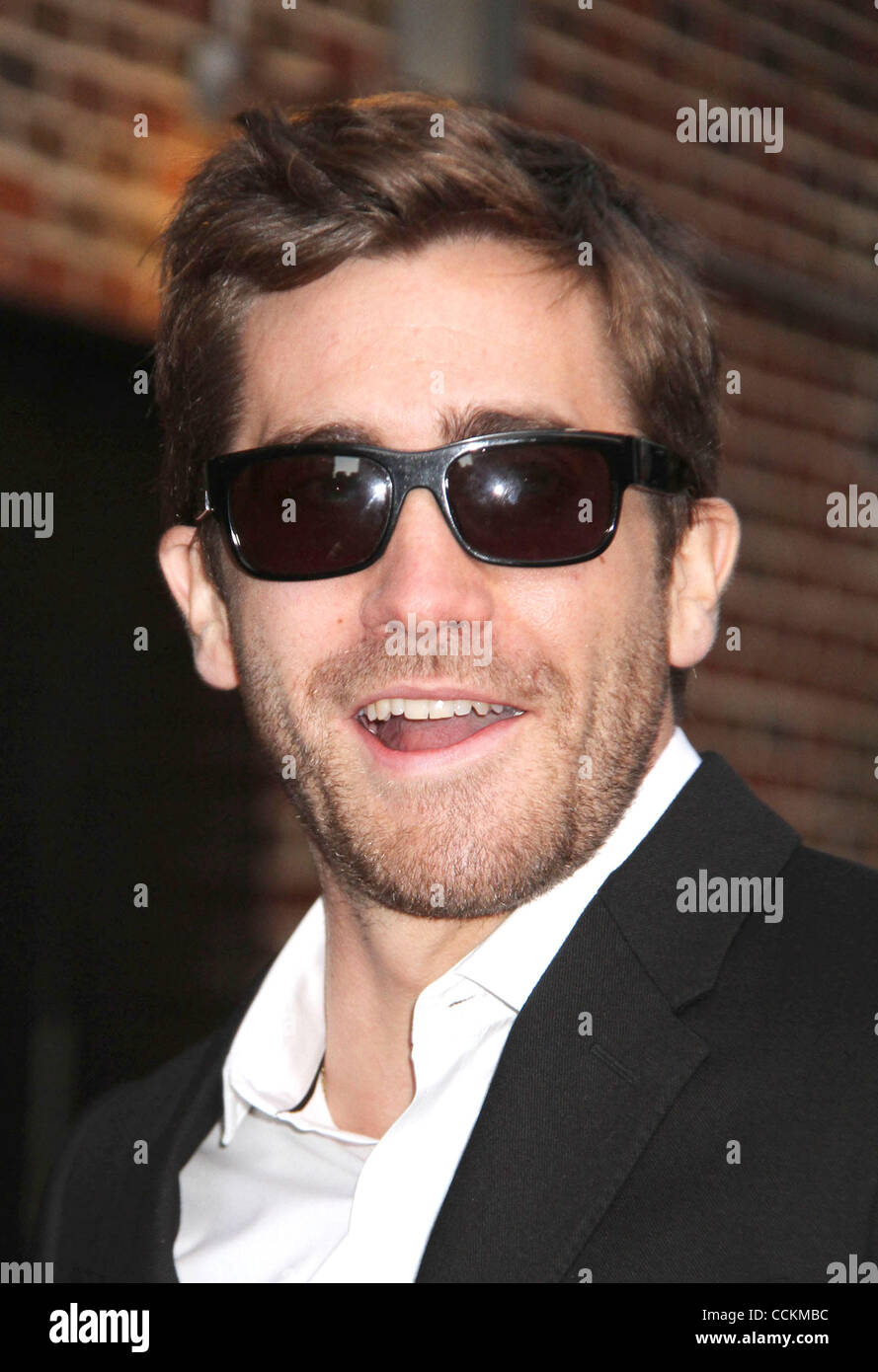 Nov. 17, 2010 - New York, New York, U.S. - Actor JAKE GYLLENHAAL ...