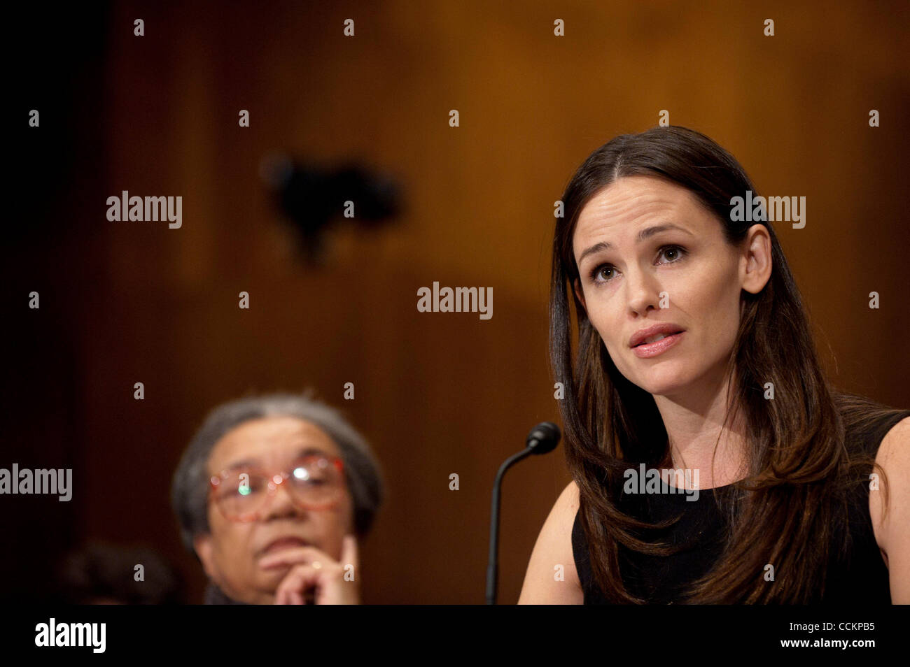 Nov 18, 2010 - Washington, District of Columbia, U.S. - JENNIFER GARNER ...