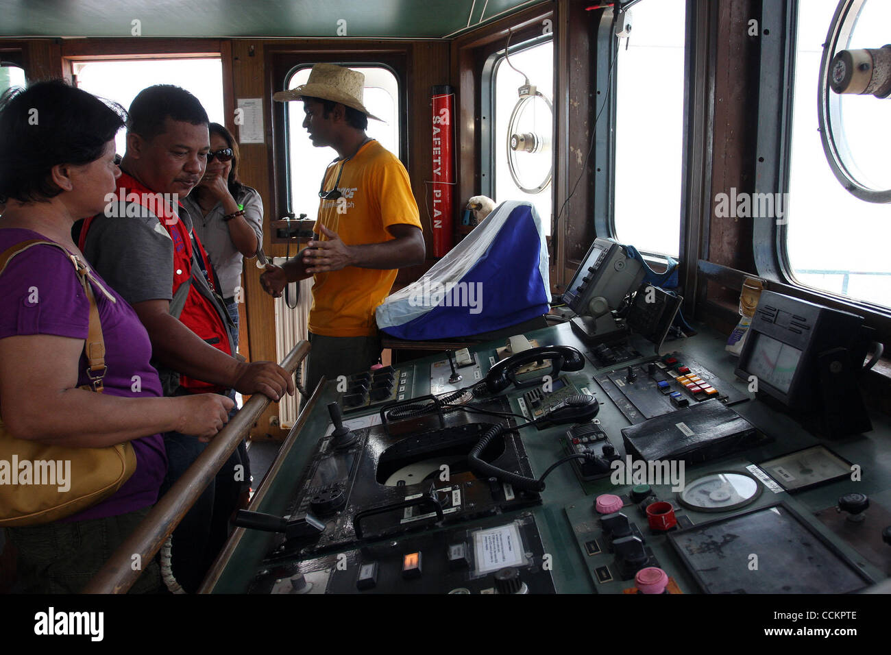 Ship captains hi-res stock photography and images - Alamy