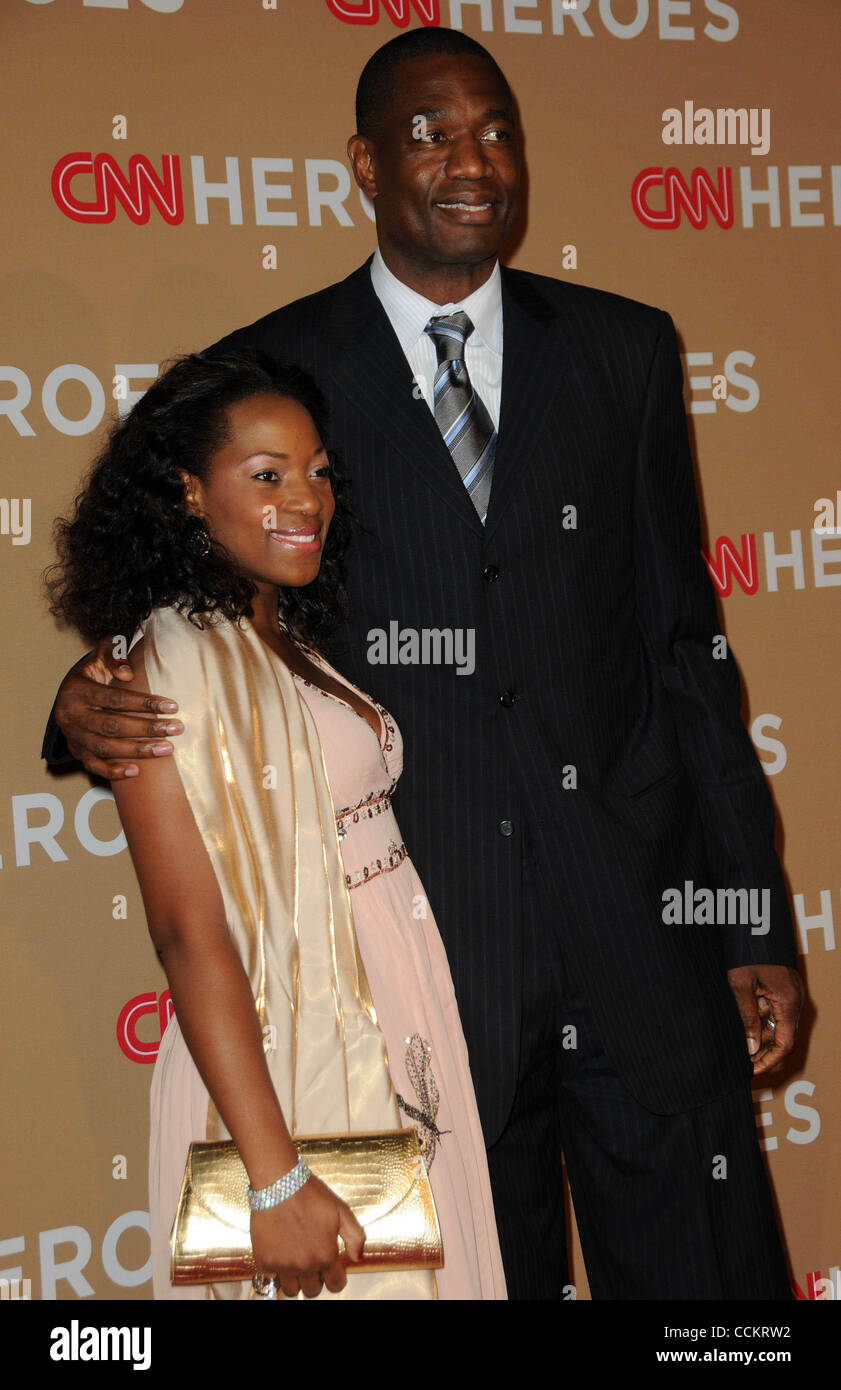 Nov. 20, 2010 - Los Angeles, California, U.S. - Dkembe Mutumbo ...