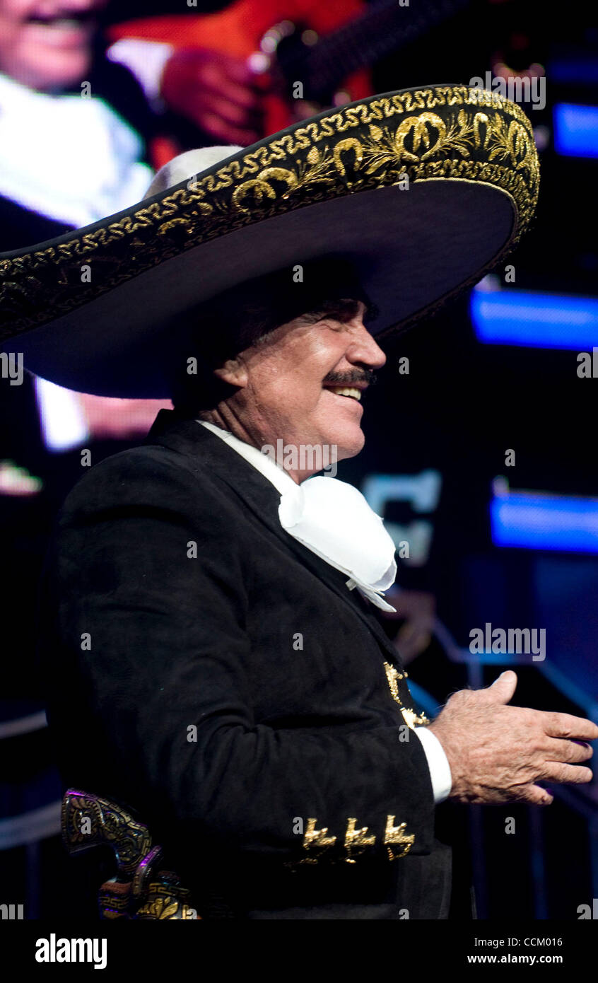 Vicente fernandez singer hi-res stock photography and images - Alamy