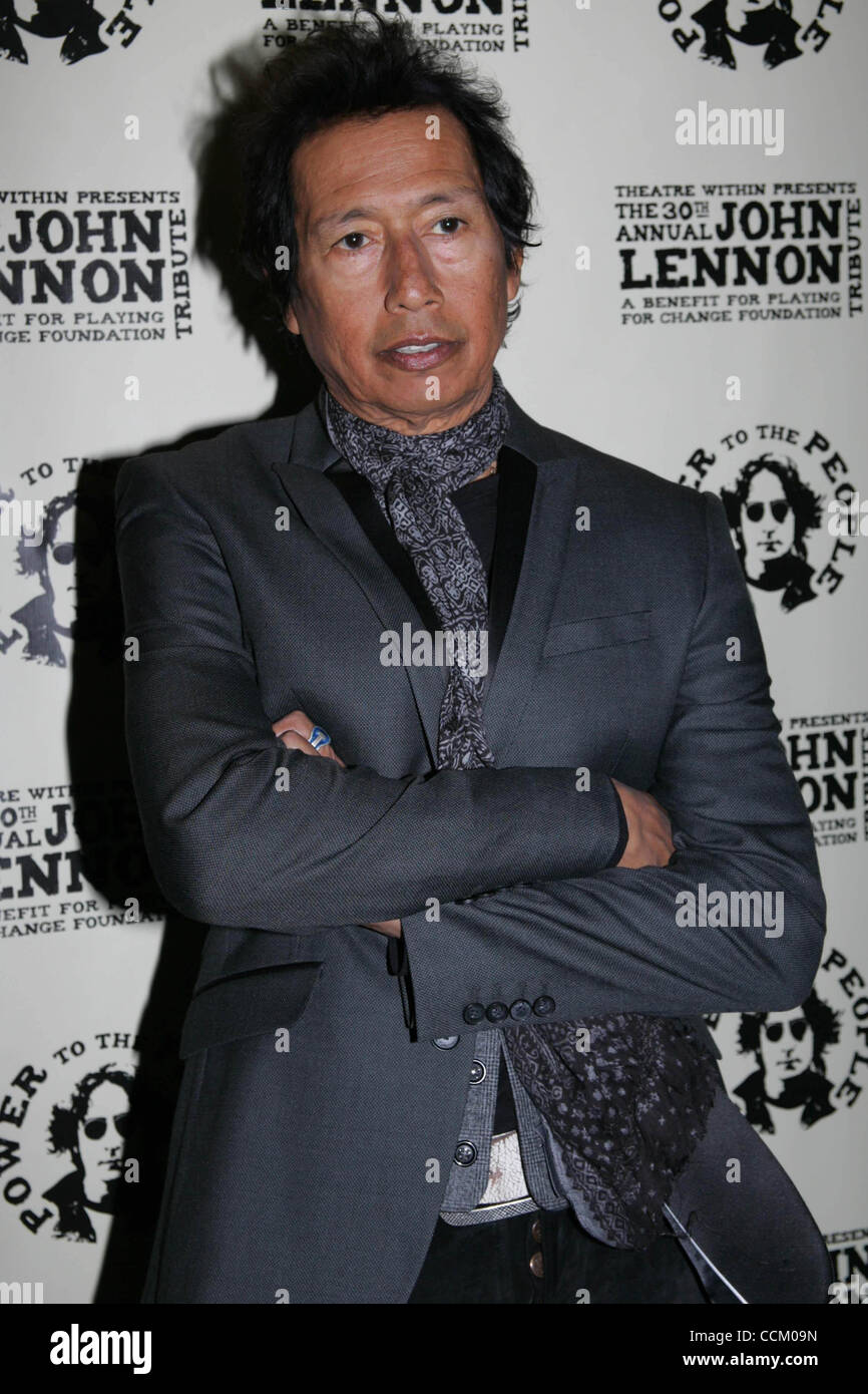 Nov. 12, 2010 - New York, New York, U.S. - Alejandro Escovedo arrives ...