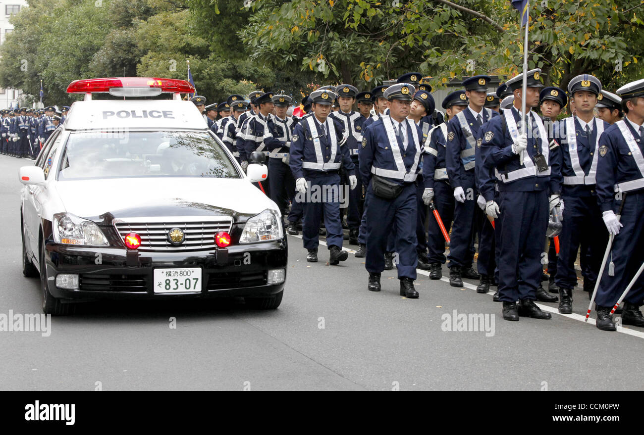 Nov. 13, 2010 - Yokohama, Japan - Police men stand guard the APEC in ...