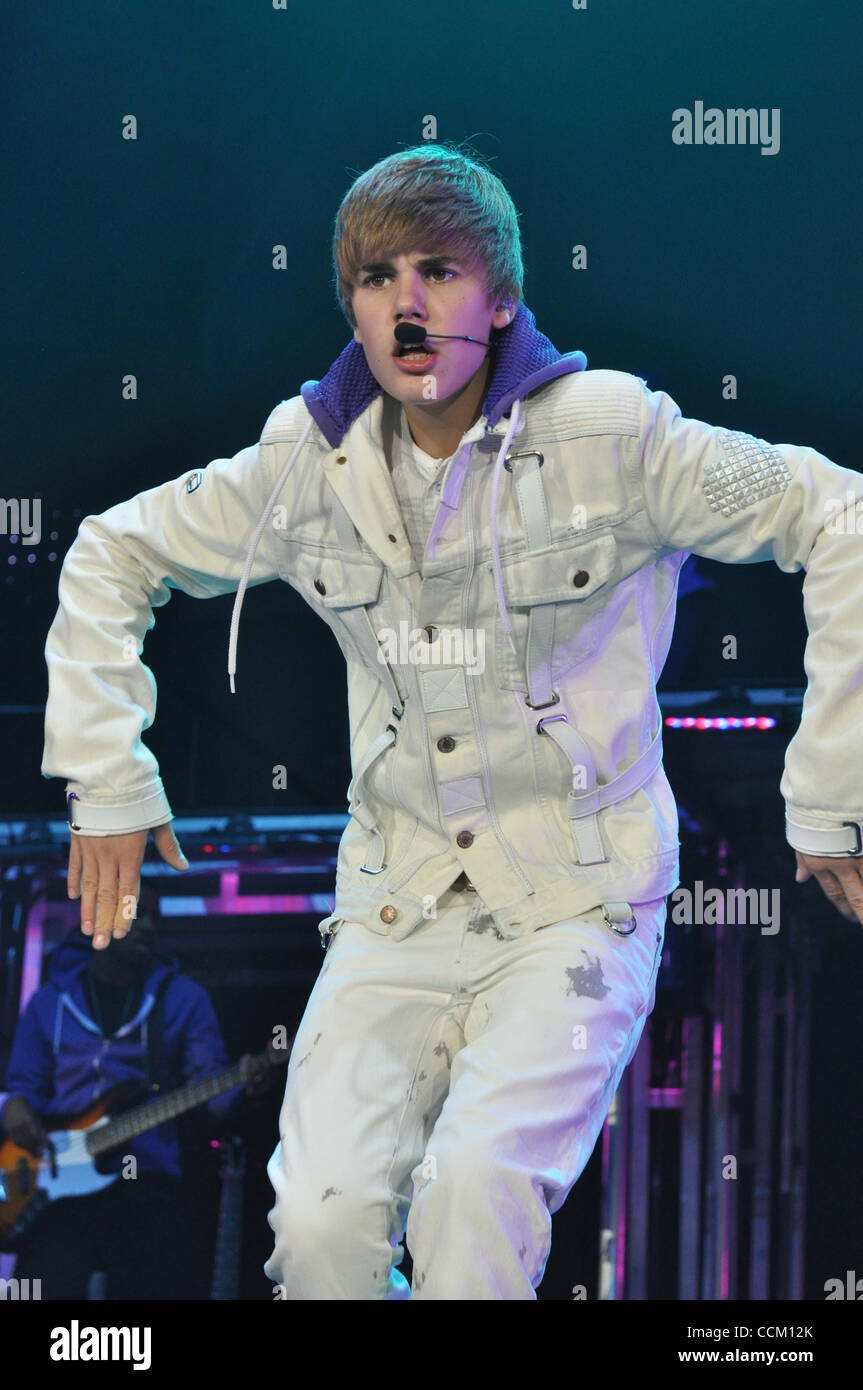 Nov 13, 2010 - Norfolk, Virginia - USA Singer JUSTIN BIEBER brings his ...