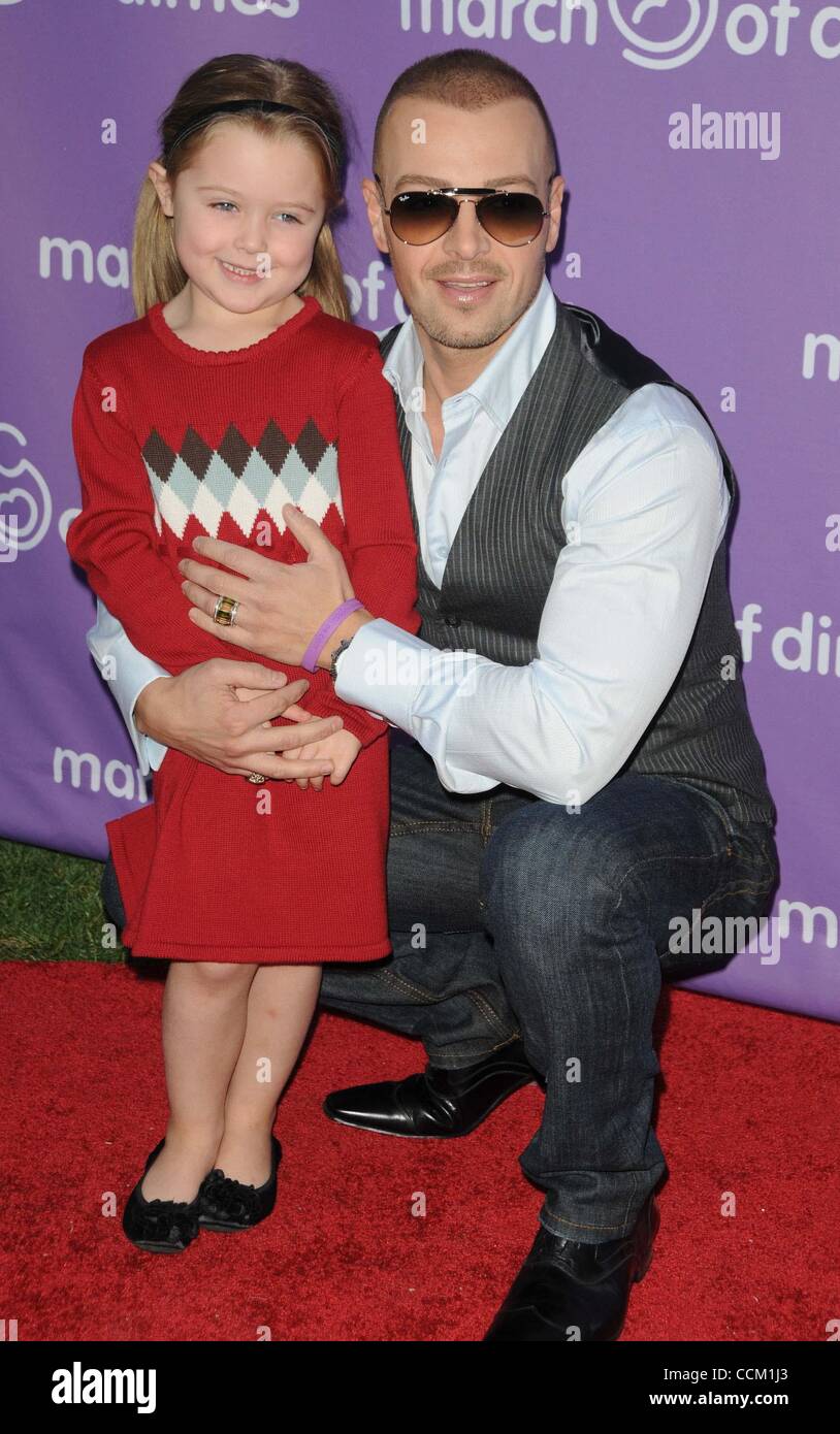 Nov. 13, 2010 - Los Angeles, California, U.S. - Joey Lawrence, Daughter ...