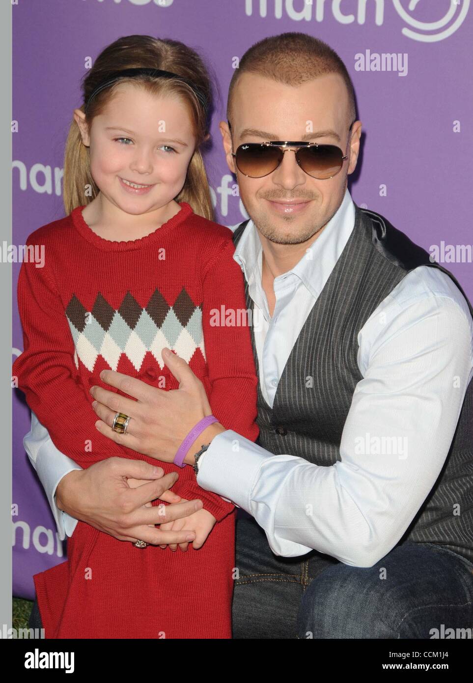 Nov. 13, 2010 - Los Angeles, California, U.S. - Joey Lawrence, Daughter ...