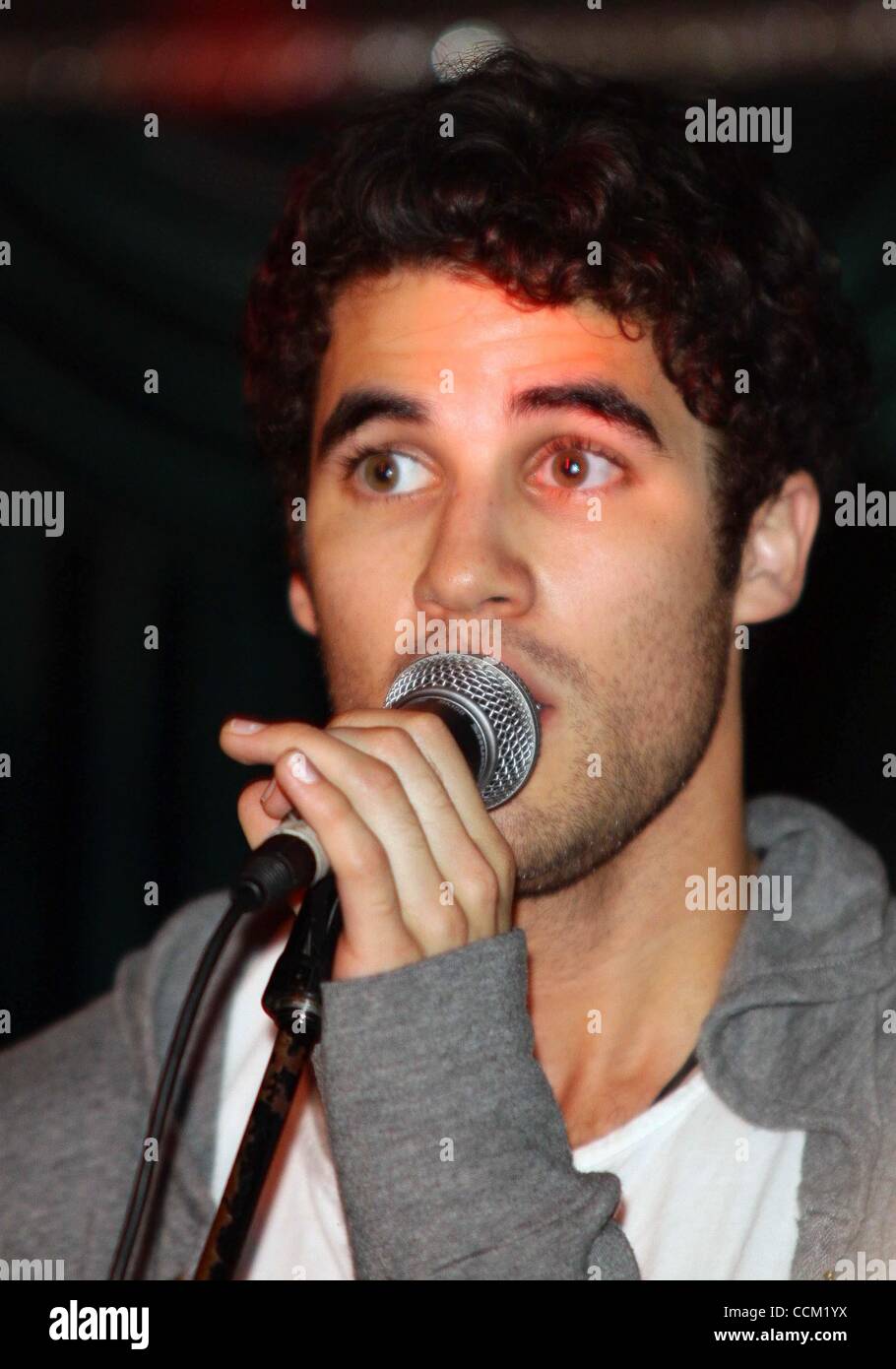 Nov. 13, 2010 - Los Angeles, California, U.S. - DARREN CRISS.GLEE's New ...