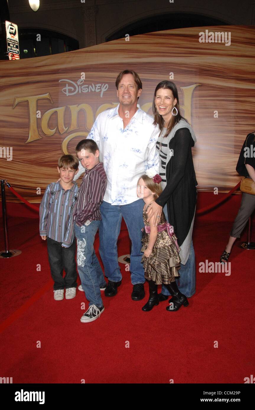 Kevin sorbo and sam jenkins hi-res stock photography and images - Alamy