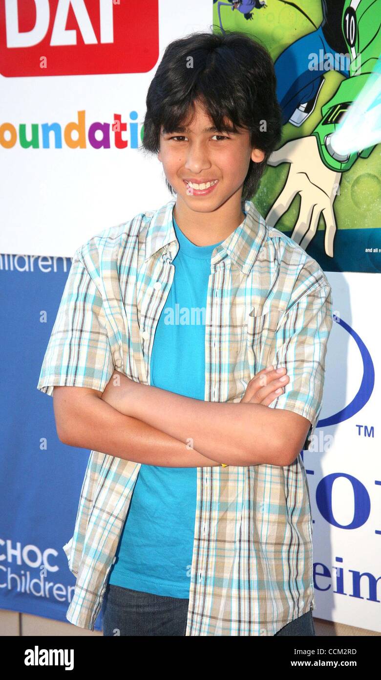 Nov. 14, 2010 - Los Angeles, California, U.S. - Lopez. ''KIDS HELP ...