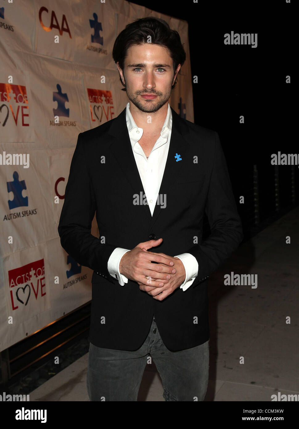 Matt dallas arrives hi-res stock photography and images - Alamy