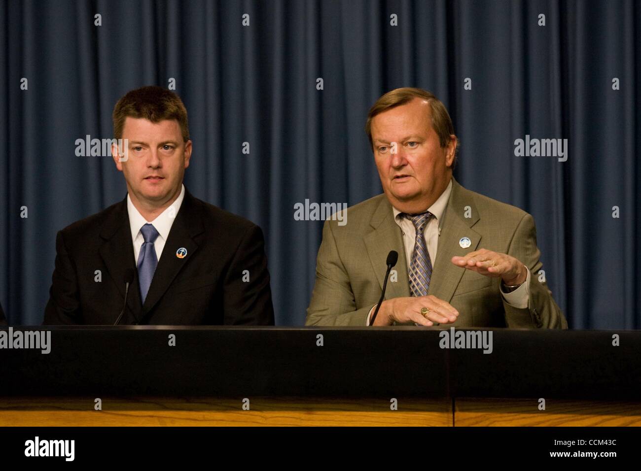 Shuttle launch director hi-res stock photography and images - Alamy