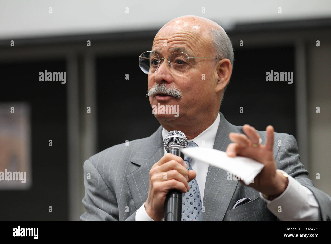 Bestselling books hi-res stock photography and images - Alamy