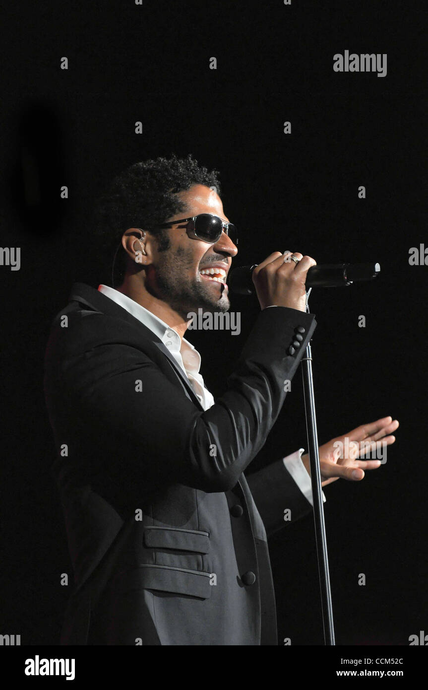 Nov 6, 2010 - Philadelphia, Pennsylvania, U.S. - R&B singer, composer ...