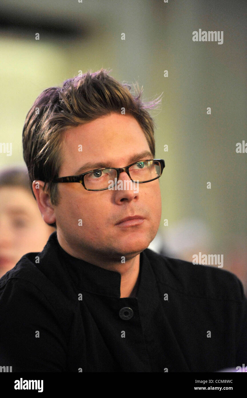 Biz stone hi-res stock photography and images - Alamy