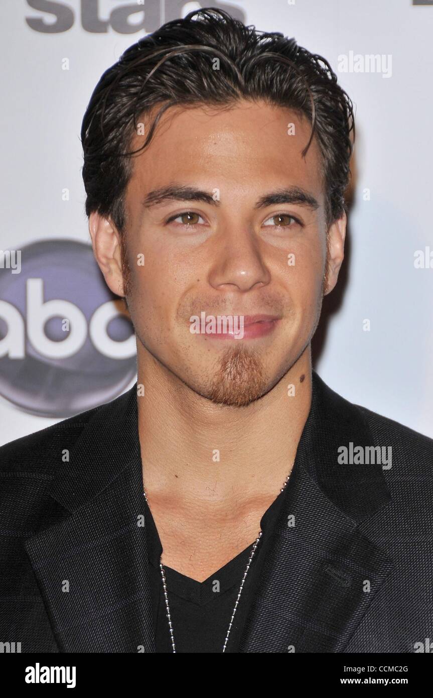 Nov 01, 2010 - Los Angeles, California, USA - Olympic Speed Skater ...