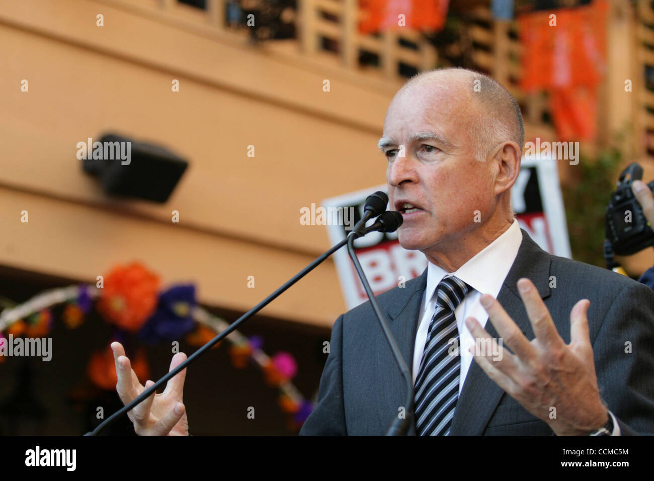 Oakland mayor jerry brown hi-res stock photography and images - Alamy