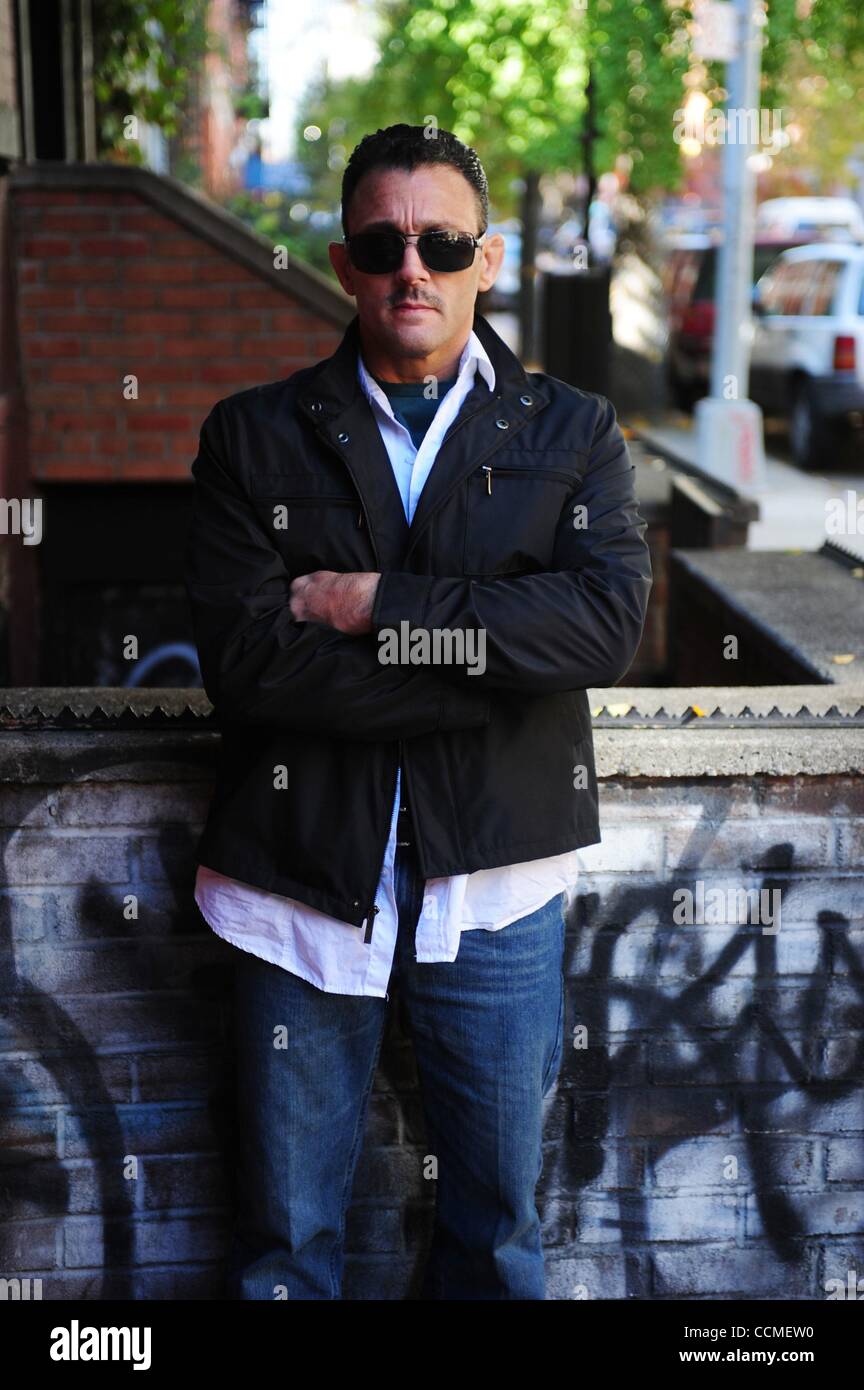 Former nypd detective hi-res stock photography and images - Alamy