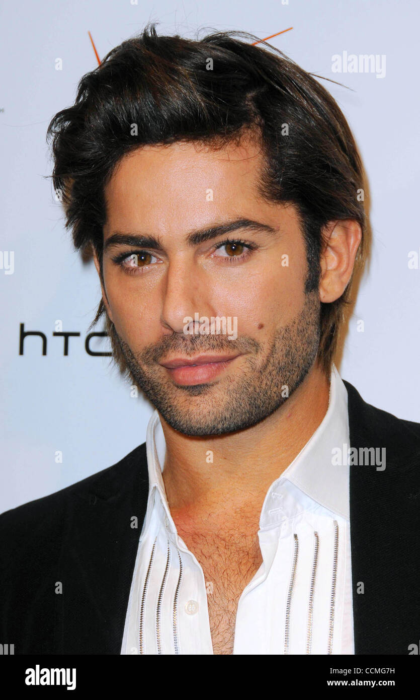 Nov. 4, 2010 - Hollywood, California, U.S. - K66926SK.Los Angeles ...