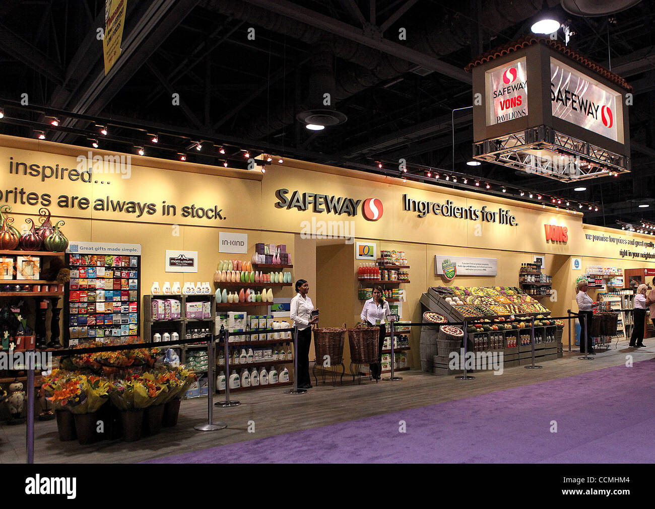Safeway Grocery S High Resolution Stock Photography and Images - Alamy