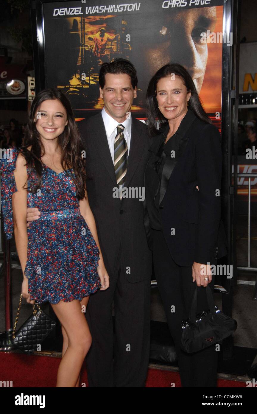 Lucy ciaffa chris ciaffa mimi hi-res stock photography and images - Alamy