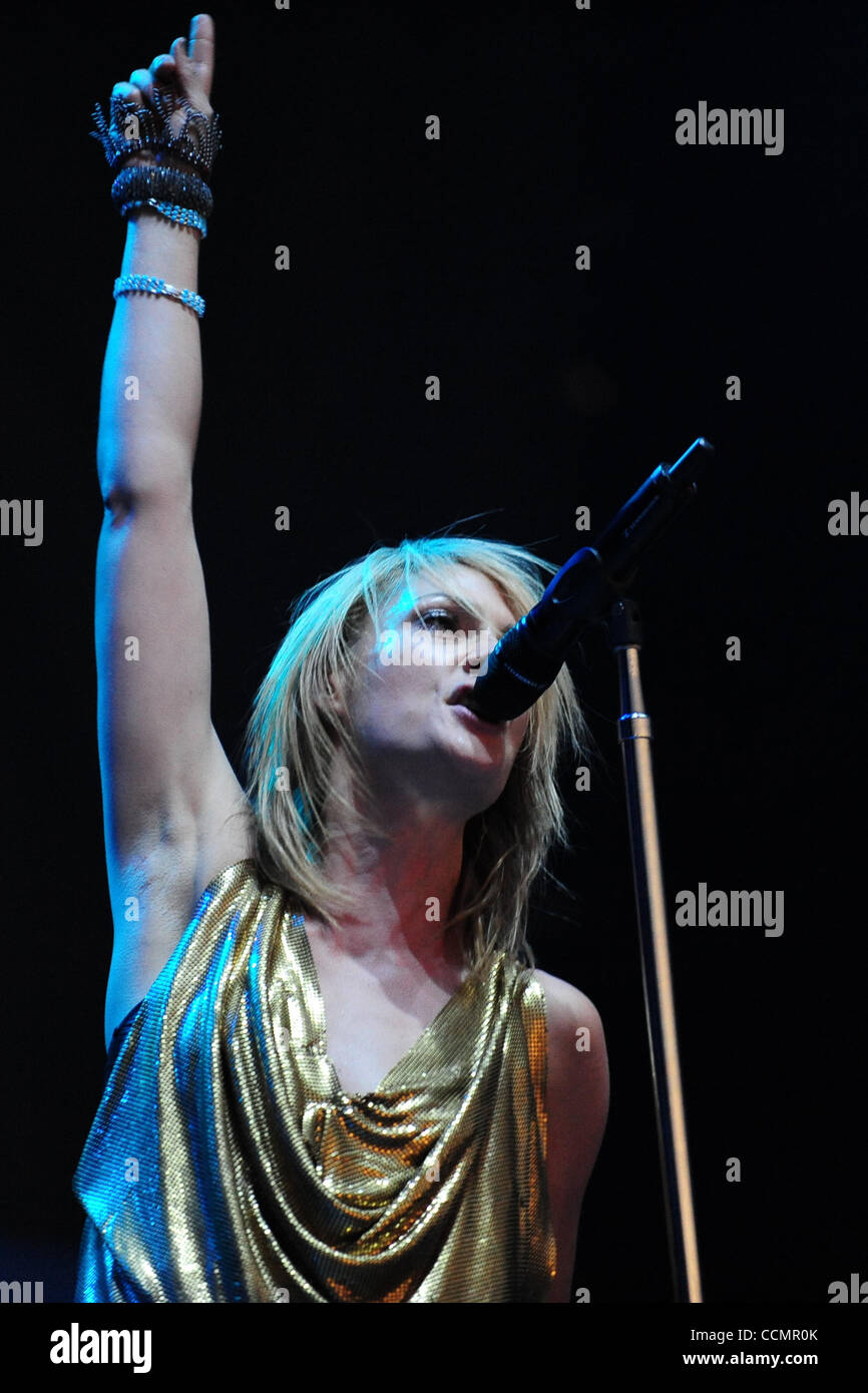 Global music stars hi-res stock photography and images - Alamy