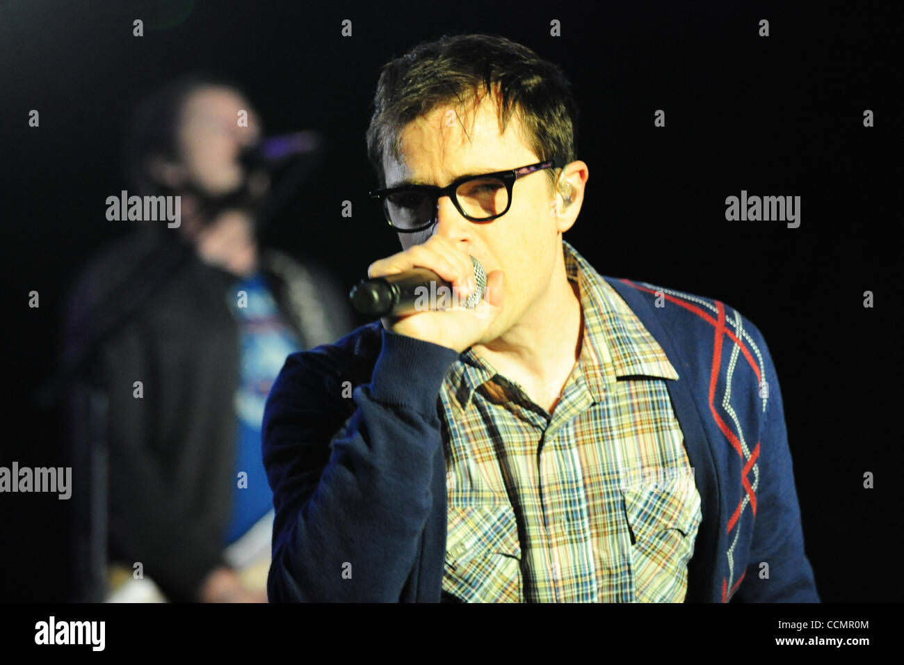 Weezer lead singer rivers cuomo hi-res stock photography and images - Alamy
