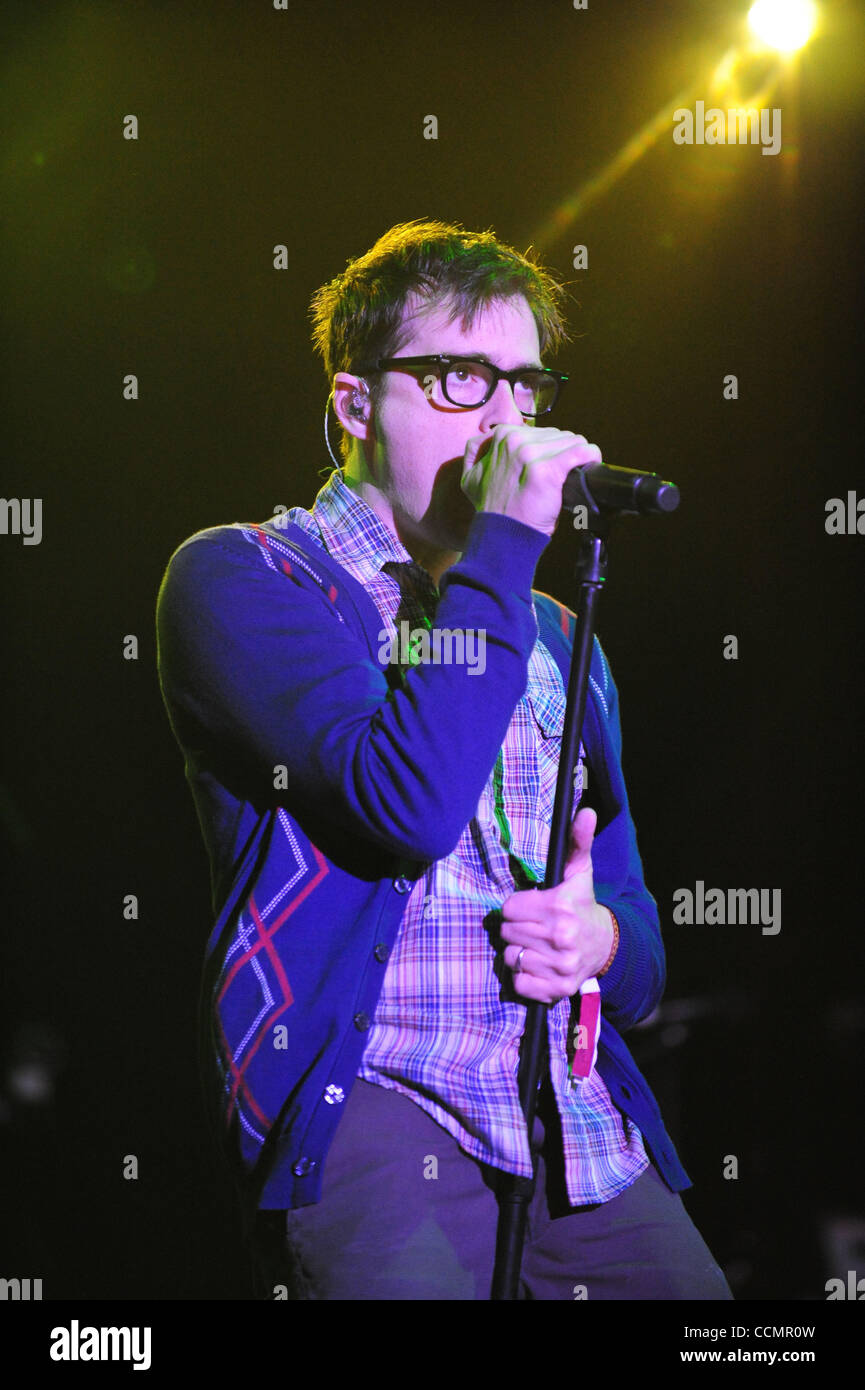 Weezer Lead Singer