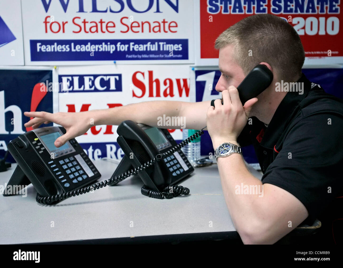 Republican party volunteer hi-res stock photography and images - Alamy