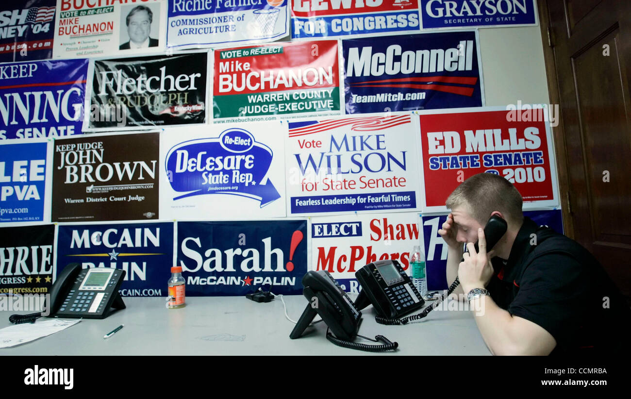 Republican party volunteer hi-res stock photography and images - Alamy