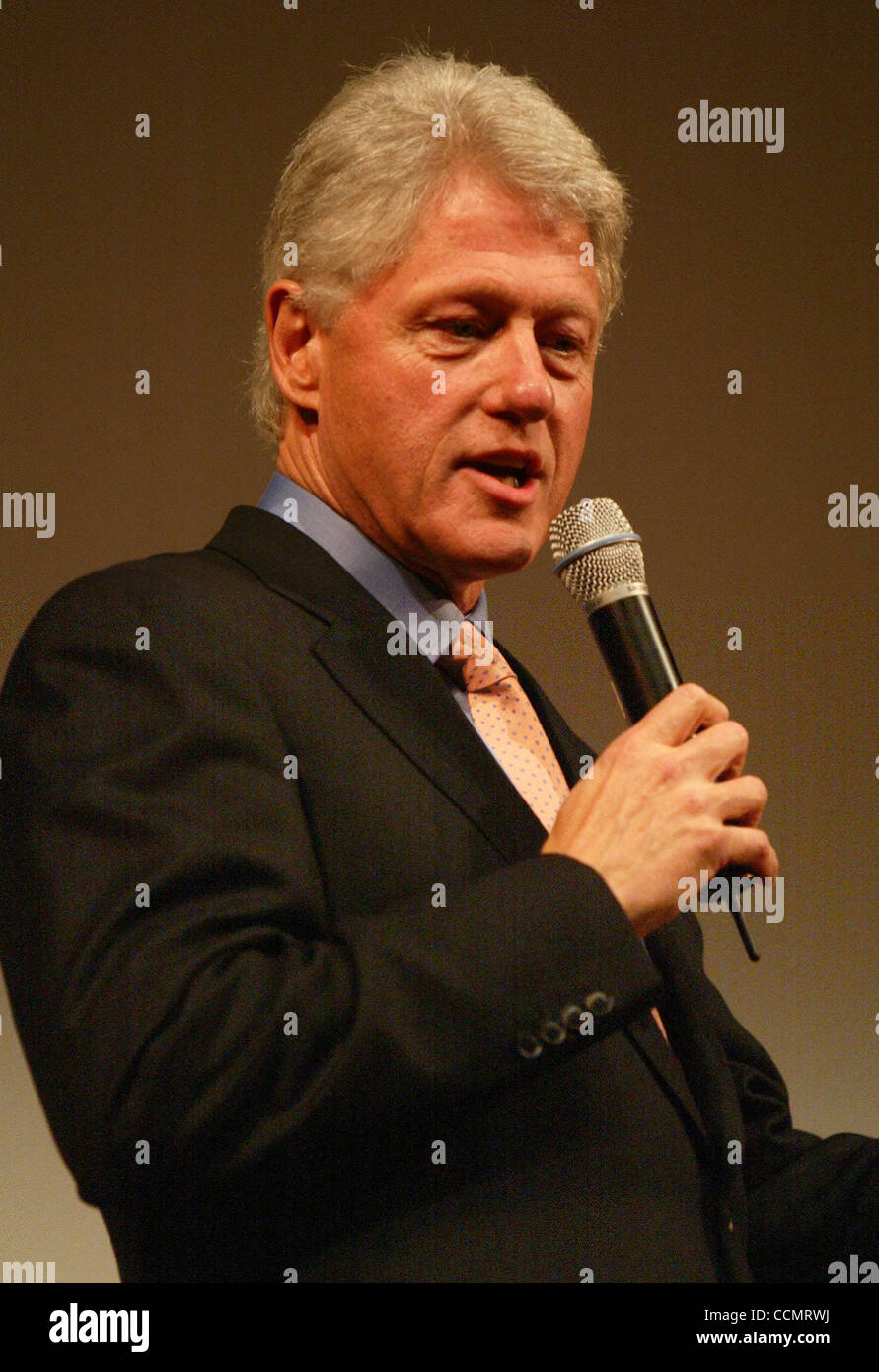 Jun 16, 2004; New York, NY, USA; Former President BILL CLINTON speaks ...