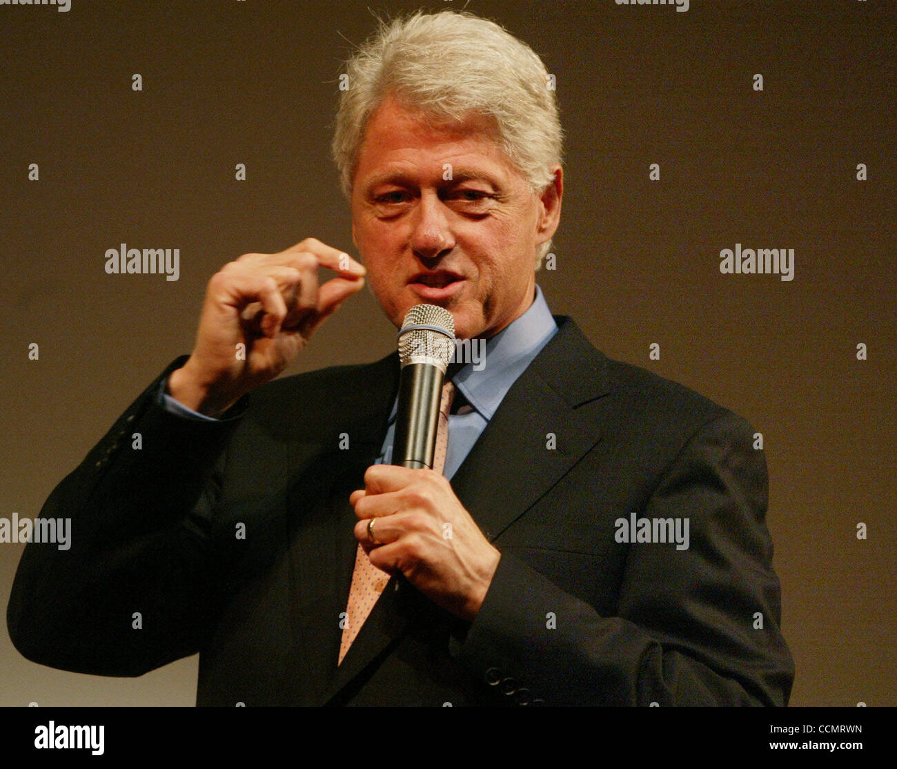 Jun 16, 2004; New York, NY, USA; Former President BILL CLINTON speaks ...